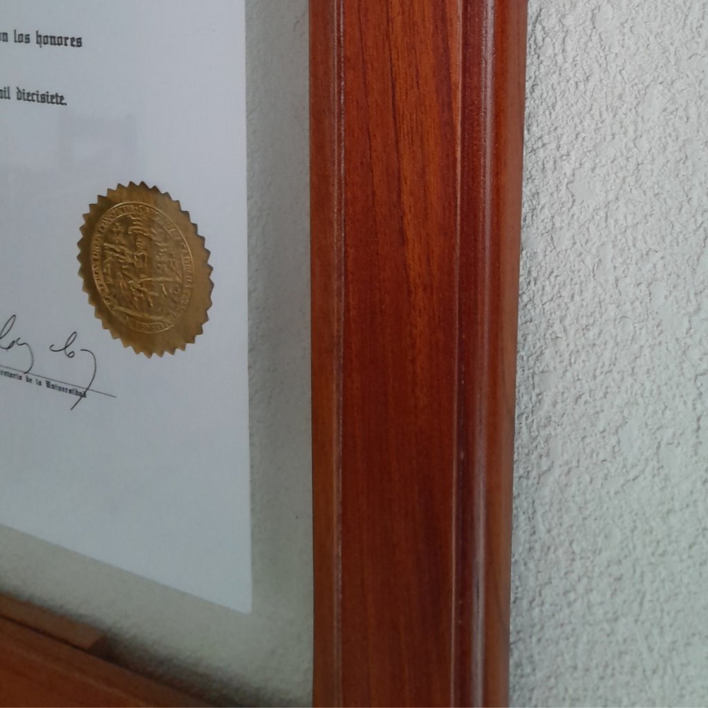 Marco para Título Diseño Ancho – Rmuebles